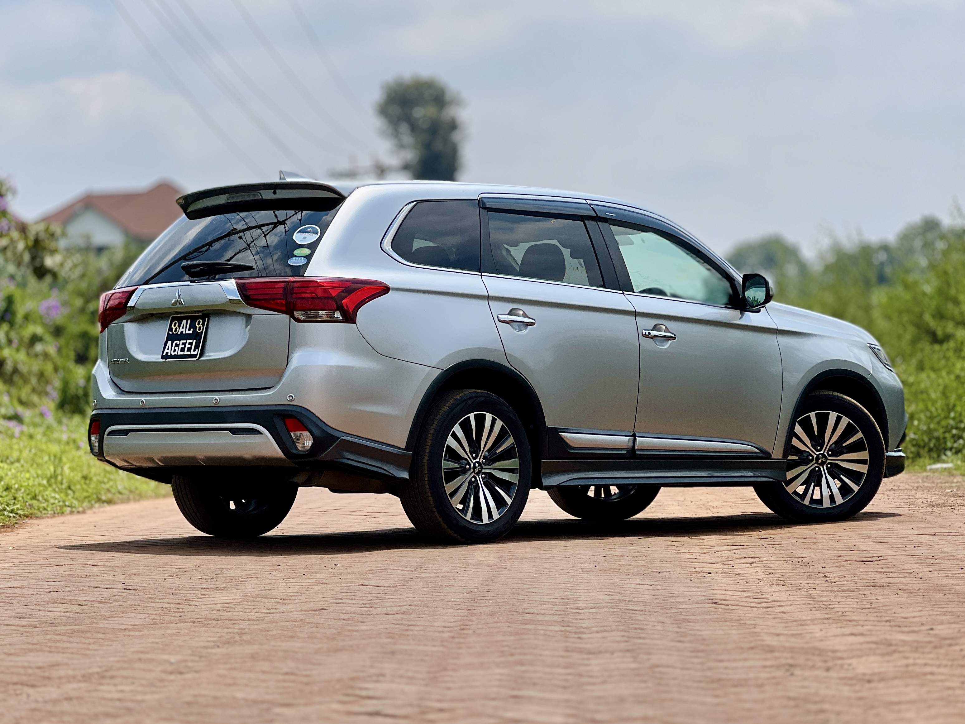 Affordable Used Mitsubishi OUTLANDER ES 2018 for Sale in Kenya
