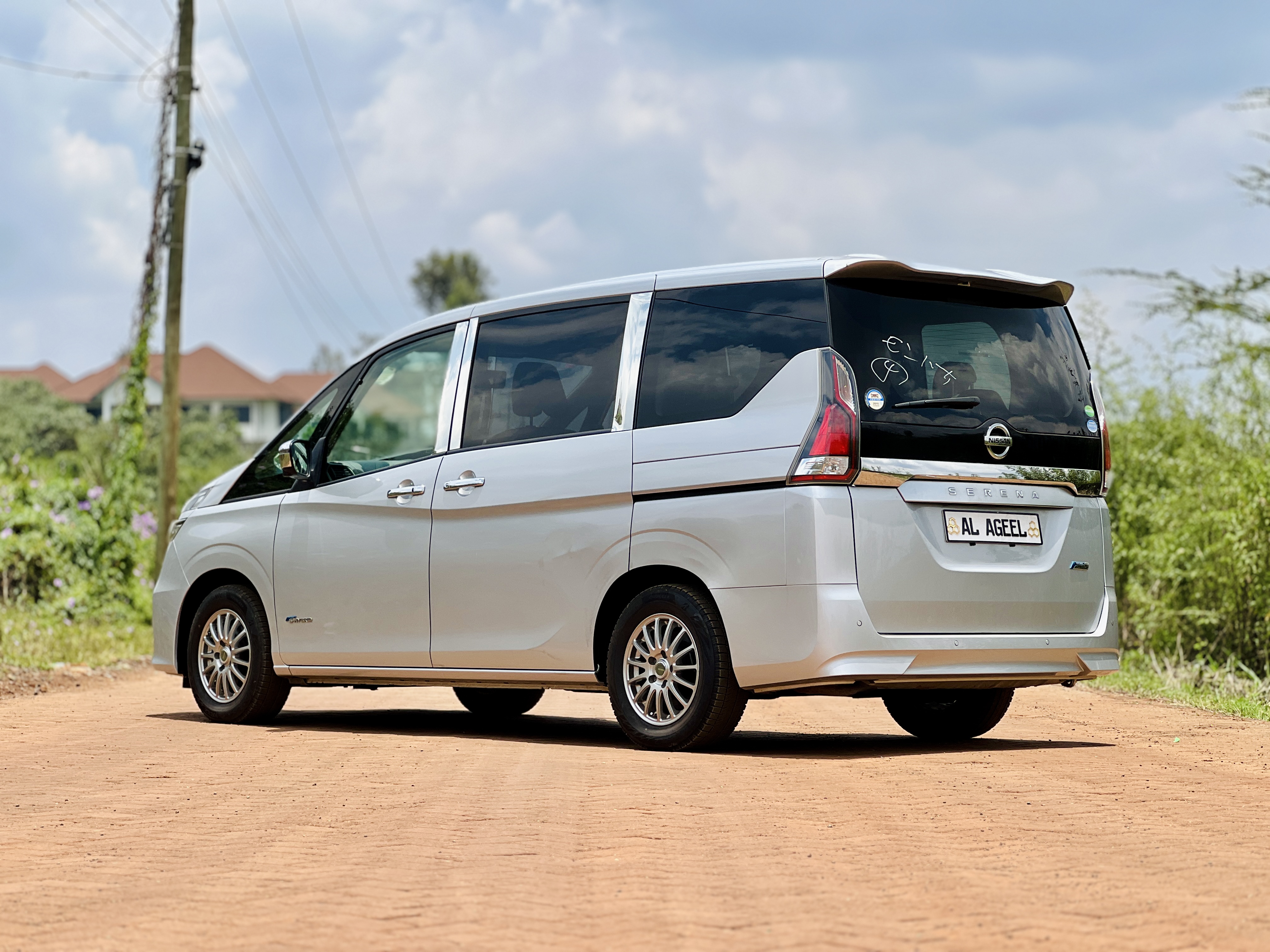 Affordable Used Nissan SERENA S 2018 for Sale in Kenya
