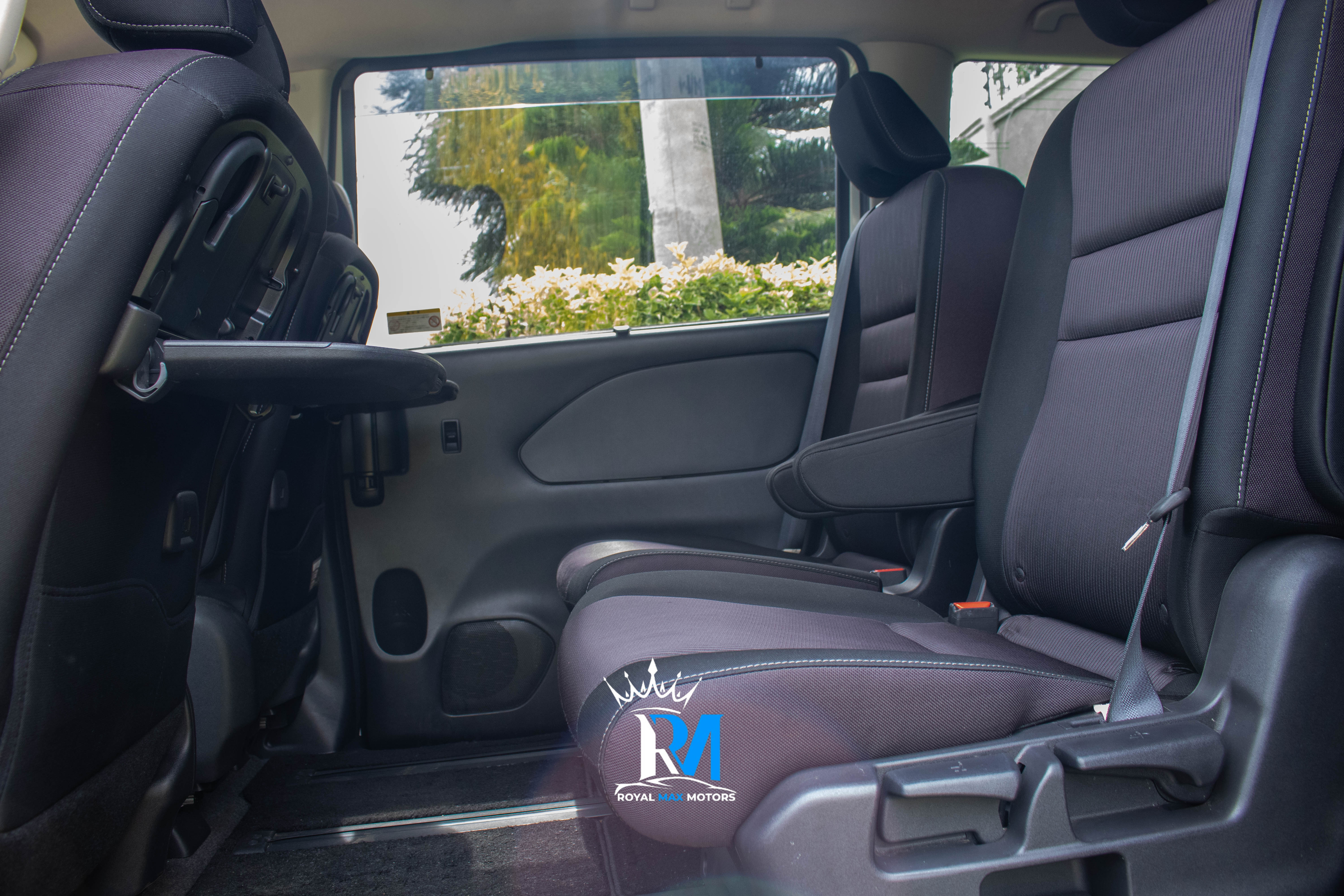 Affordable Used Nissan SERENA E-POWER 2018 for Sale in Kenya